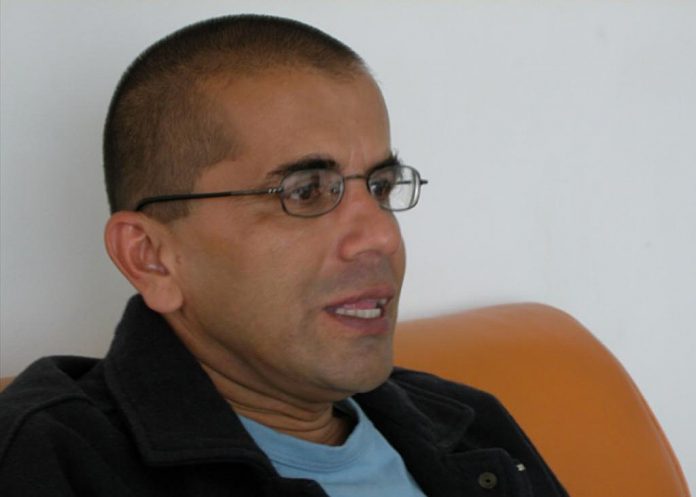 A la memoria de Alec Collett - El Opinadero